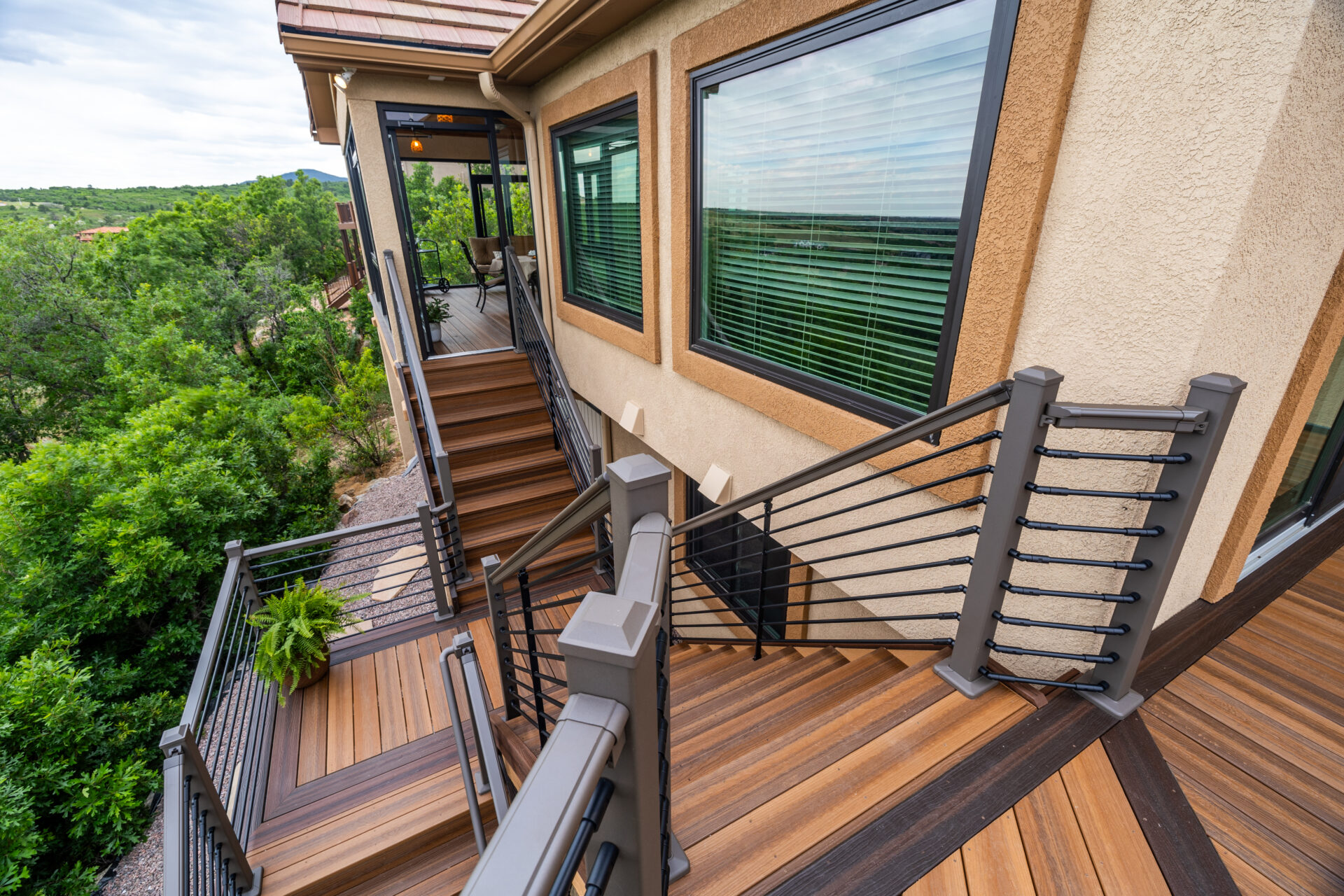 5 Ways to Use Deck Colors and Patterns to Differentiate Outdoor Living ...
